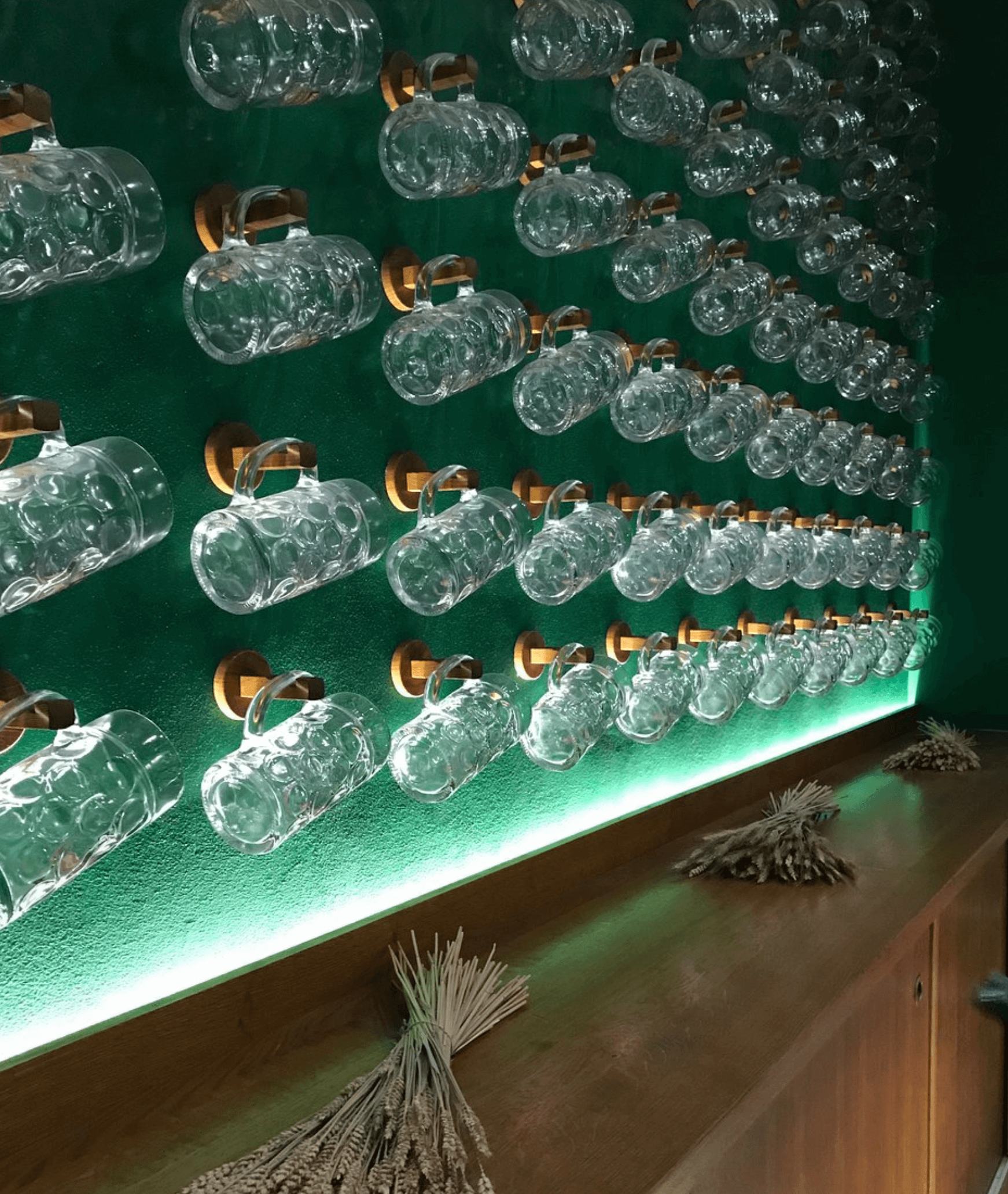 Als bier drinken niet meer genoeg is, neem je een bierbad in de bierspa ...