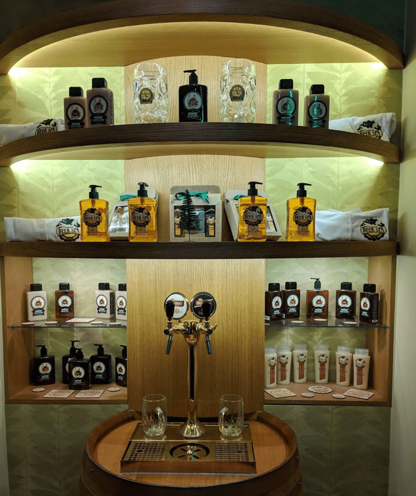 Als bier drinken niet meer genoeg is, neem je een bierbad in de bierspa ...